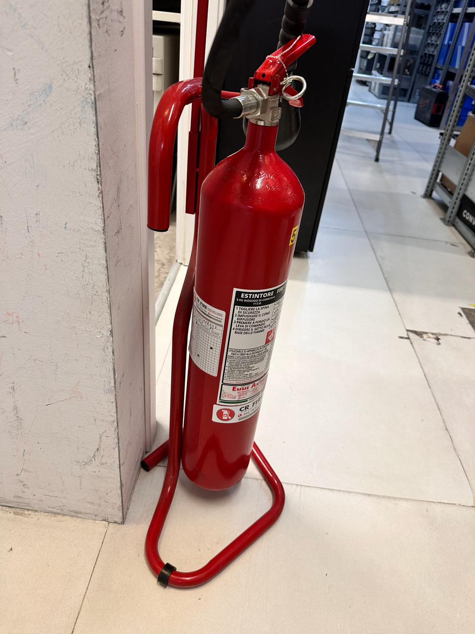 Quando usare l'estintore a Co2? Guida Completa all’Anidride Carbonica ...